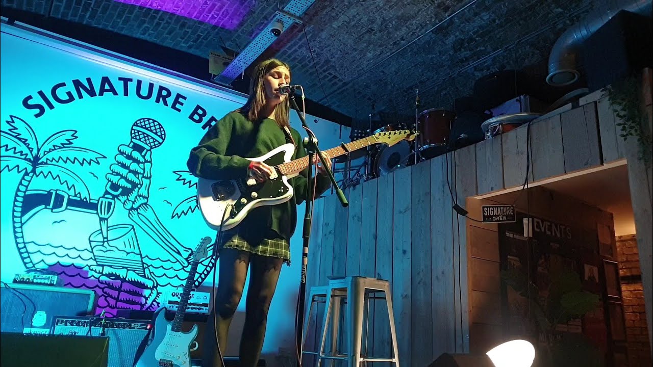 Lexie Carroll - The Sky Looked Nice Today - Live at Signature Brew ...