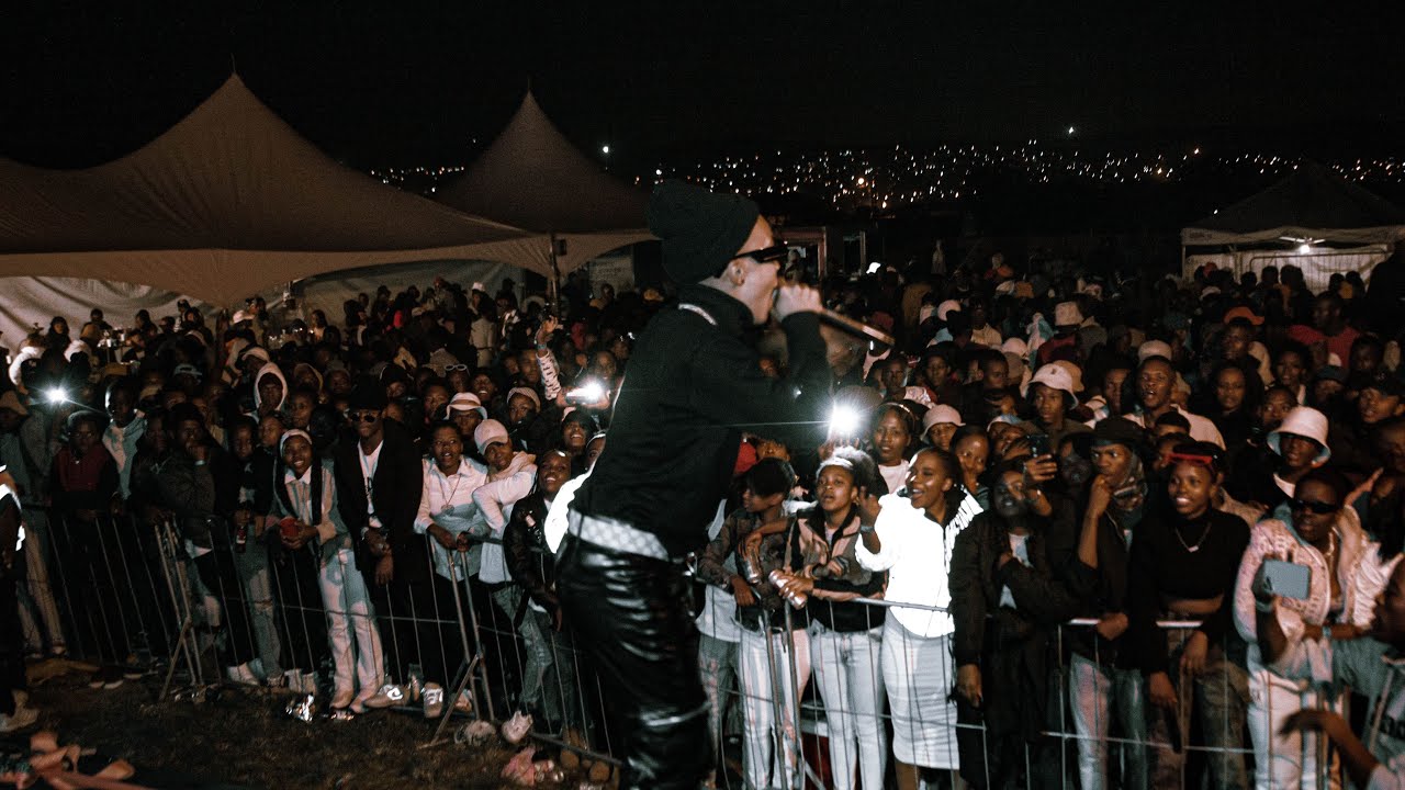 Hlogi Mash Performance | BEST AMAPIANO PERFORMANCE BY LEGS ON THE BEAT ...