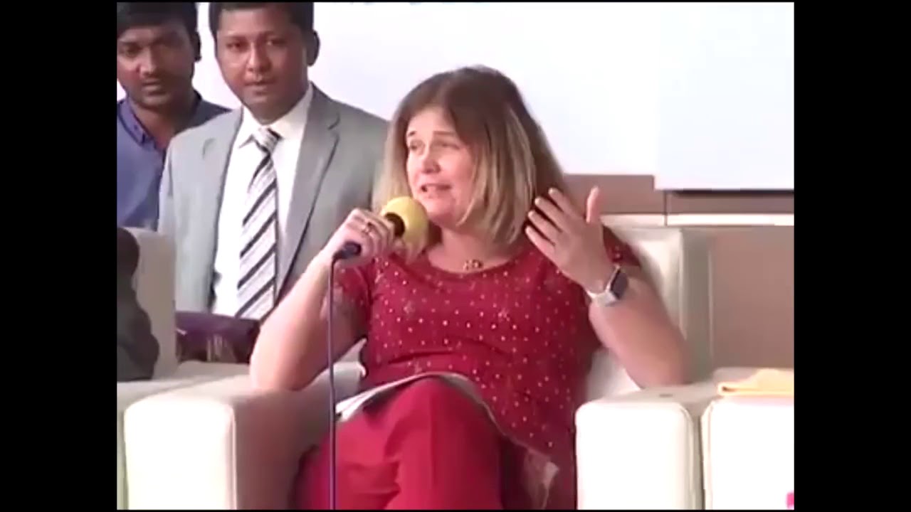 Jennifer M. Johnson, COO of Franklin Resources about CBN - YouTube