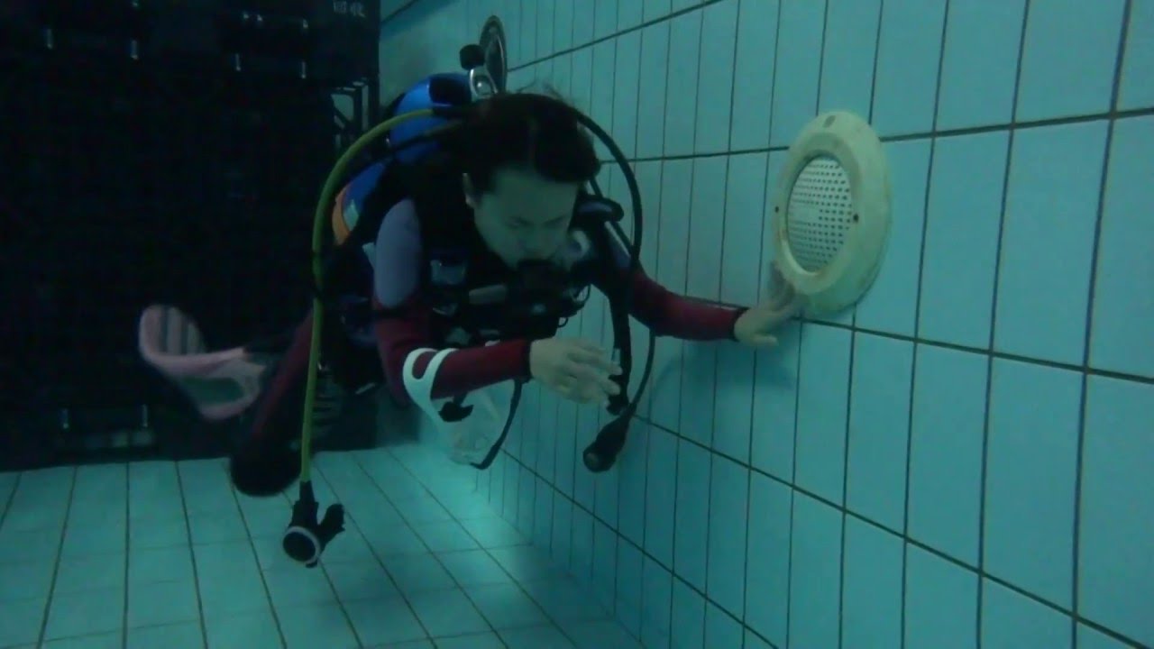 04052016 No mask underwater movement and mask recovery/clear practice ...