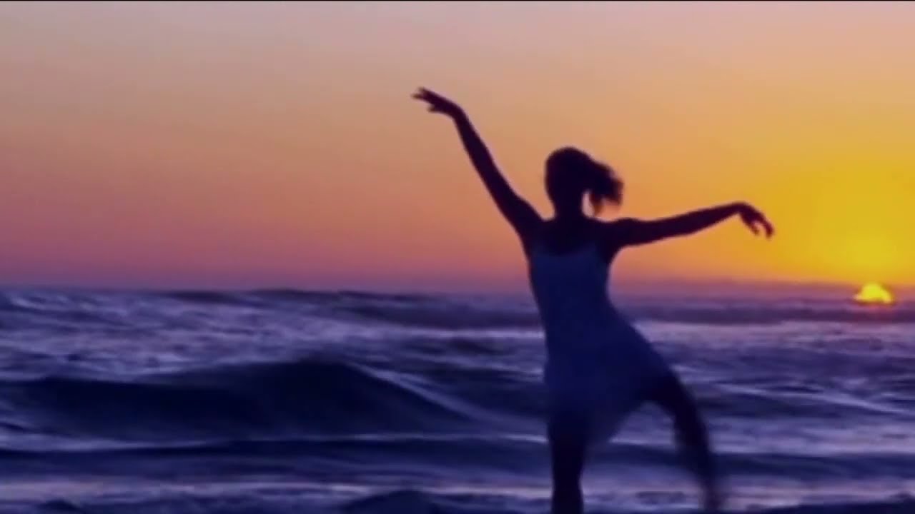 Σταύρος Ξαρχάκος - ΝΑ ΜΕ ΘΥΜΑΣΑΙ - Μελίνα Μερκούρη - YouTube