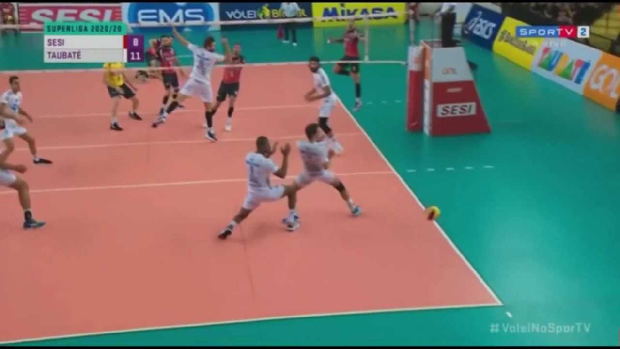 El 1º cambia su decisión ¿y el juez de linea donde estaba? - YouTube