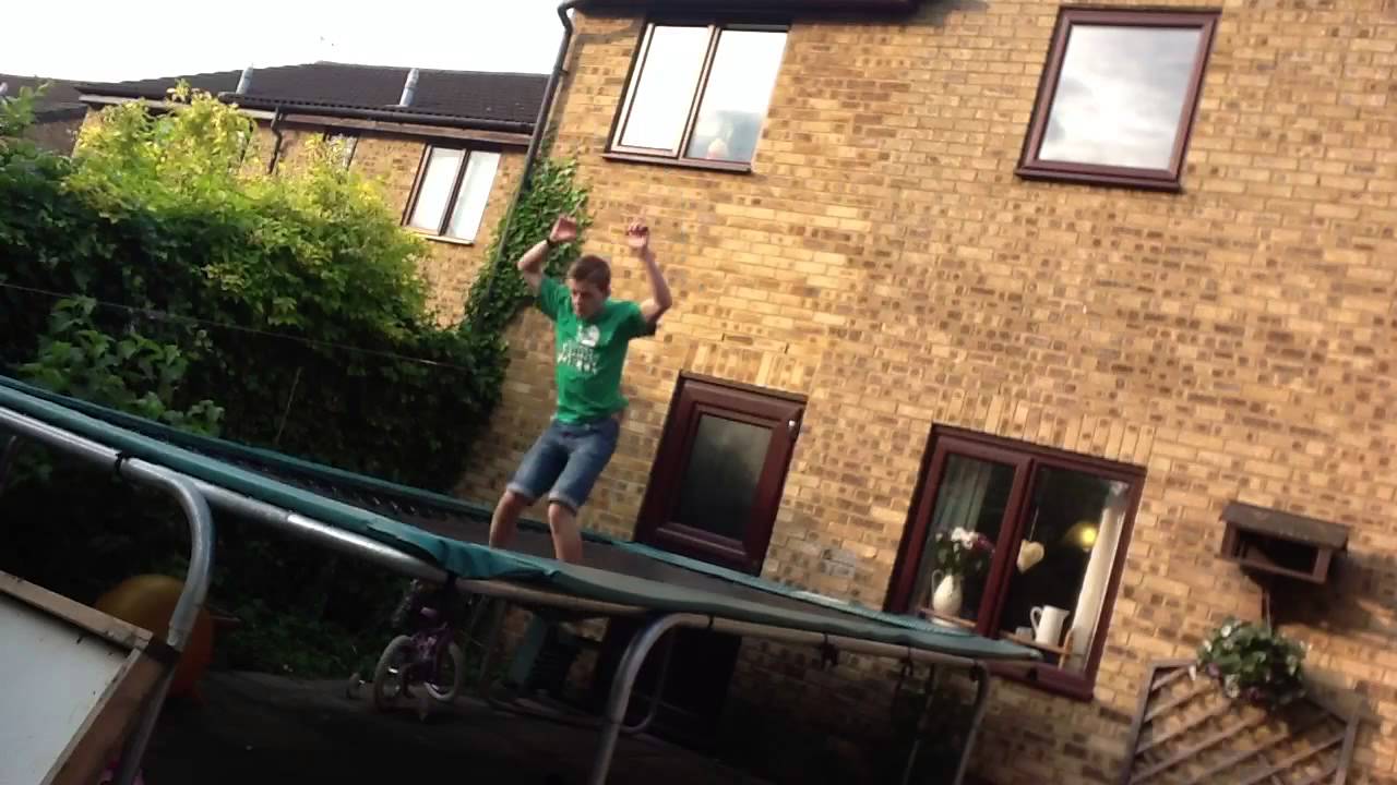 WORLD RECORD - 40 Frontflips on a Trampoline in 1 Minute - YouTube