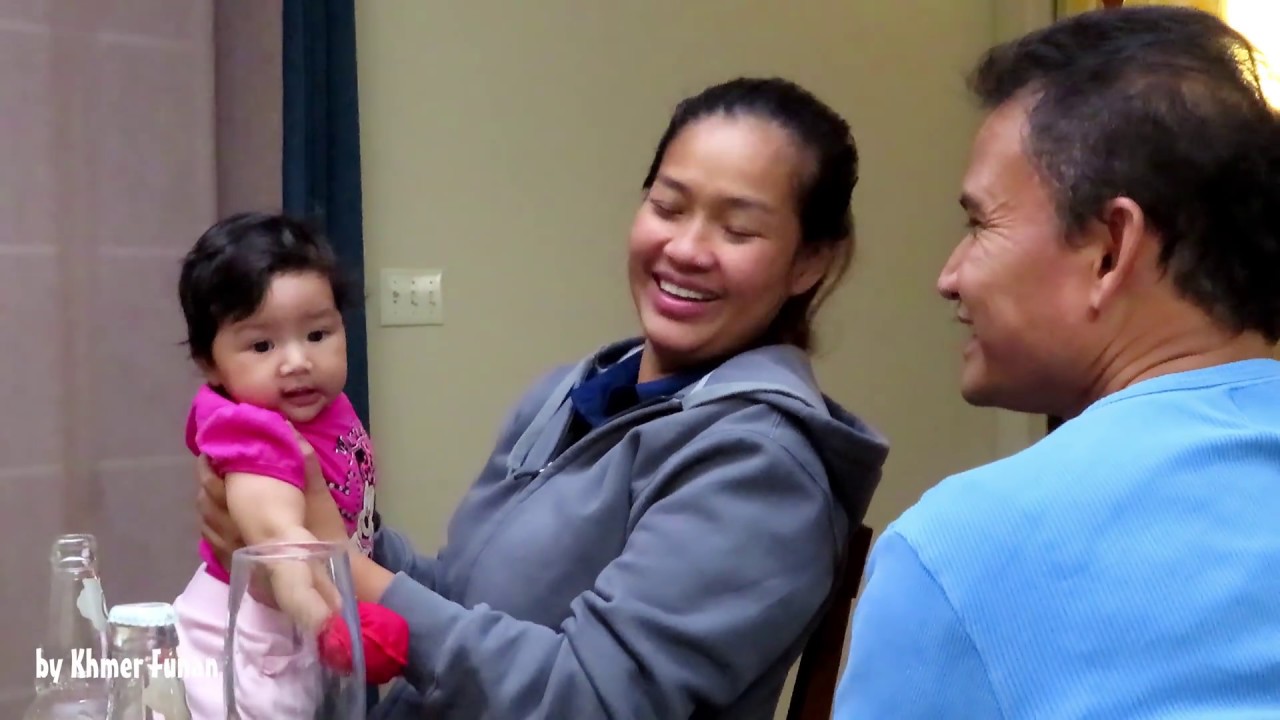 🇰🇭 Yao Hon Hot Pot [Cambodian Traditional Instant Soup] on Christmas ...