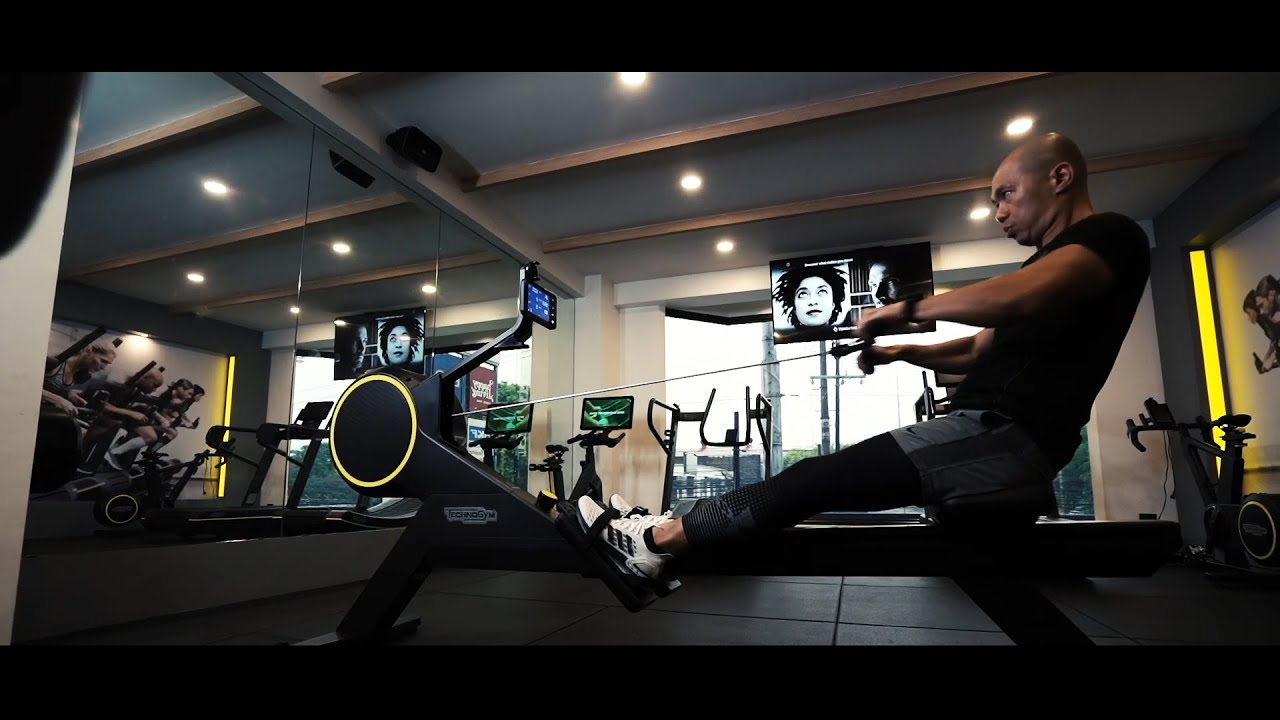 Technogym Skillrow - YouTube