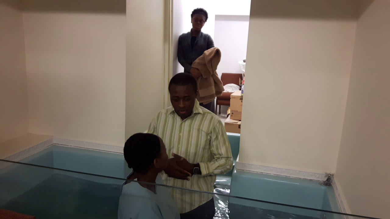 BAPTÊME PAR IMMERSION AU NOM DE JÉSUS DE LA SŒUR DAPHNÉE - YouTube