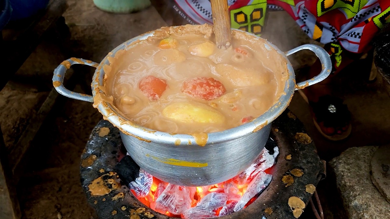 Village Cooking | Groundnut Soup & Kokonte | Traditional Ghanaian ...