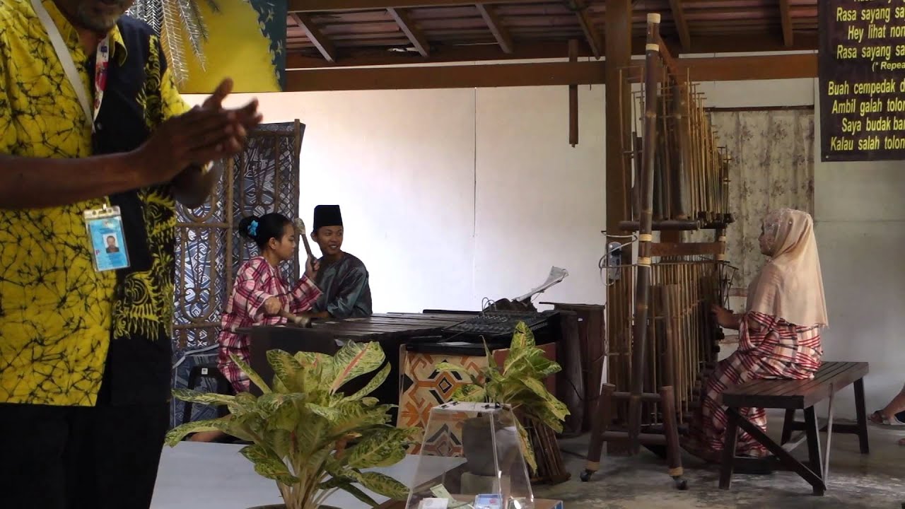 Rasa Sayang with Malay Traditional Musical Instruments @ Malay Village ...