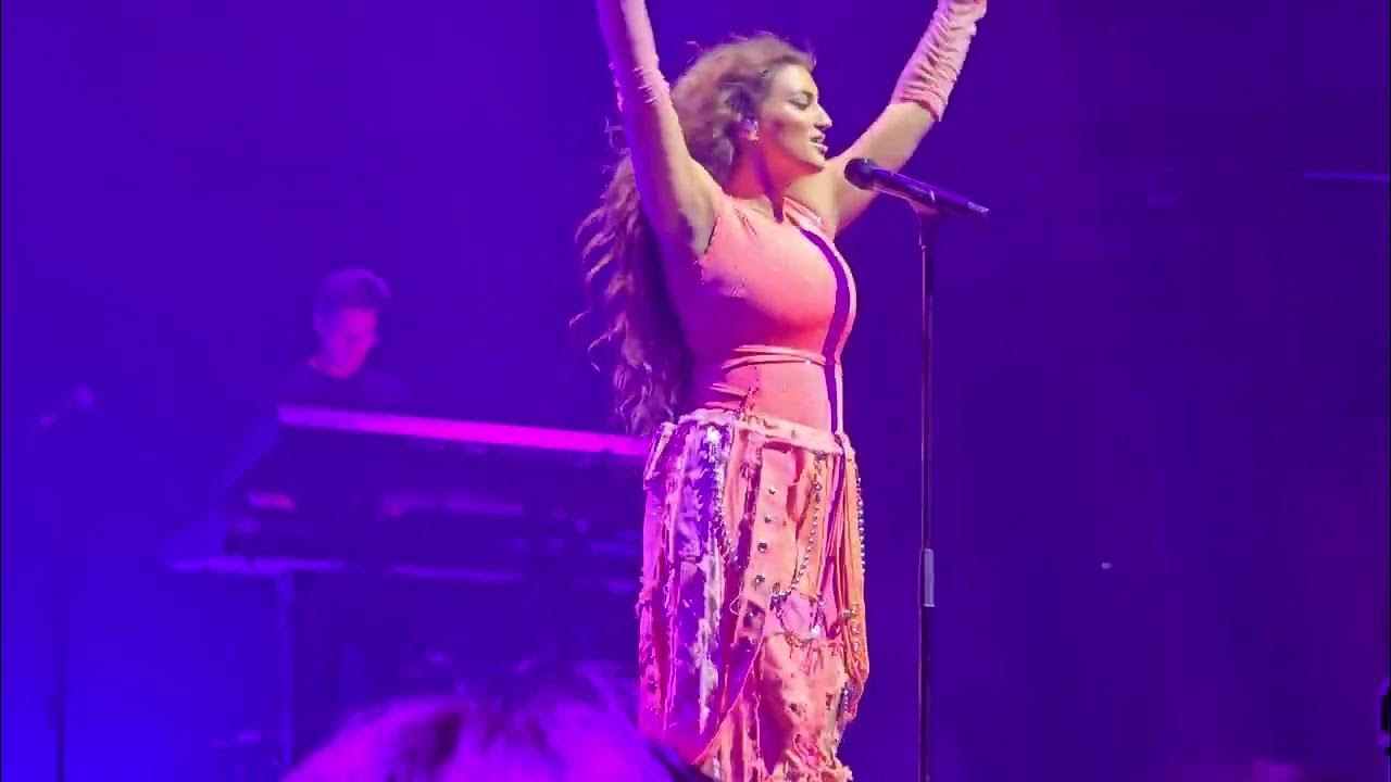 Tori Kelly - Nobody Love (Tori Kelly Purple Skies Tour in Seoul, 240827) - YouTube