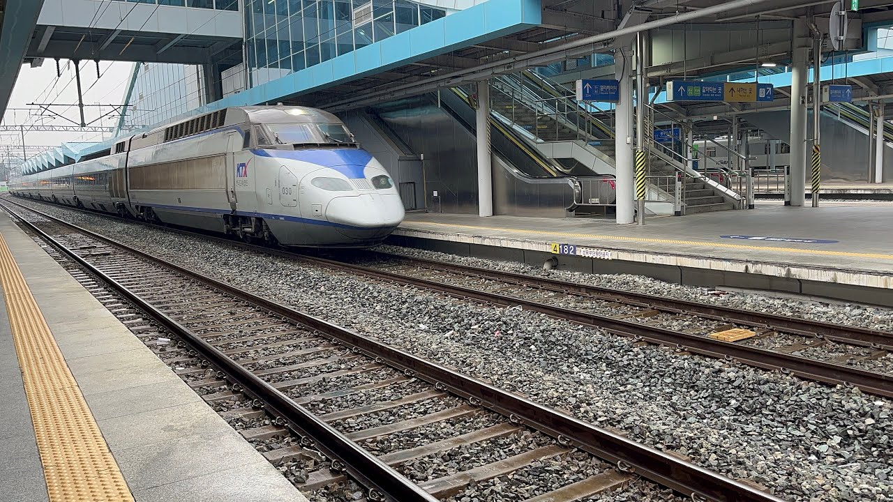 용산발 목포행 KTX 409열차 광주송정역 진입(030호기) - YouTube