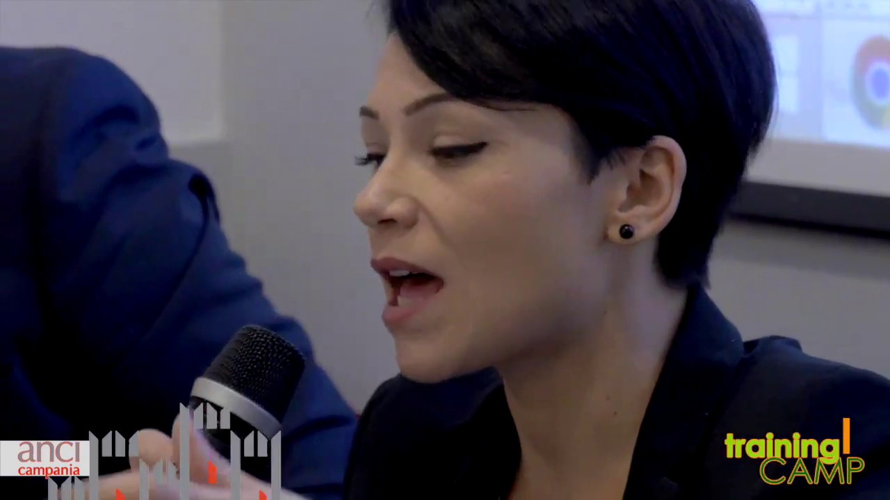 Anna Trieste - Giornalista de Il Mattino e Blogger - YouTube