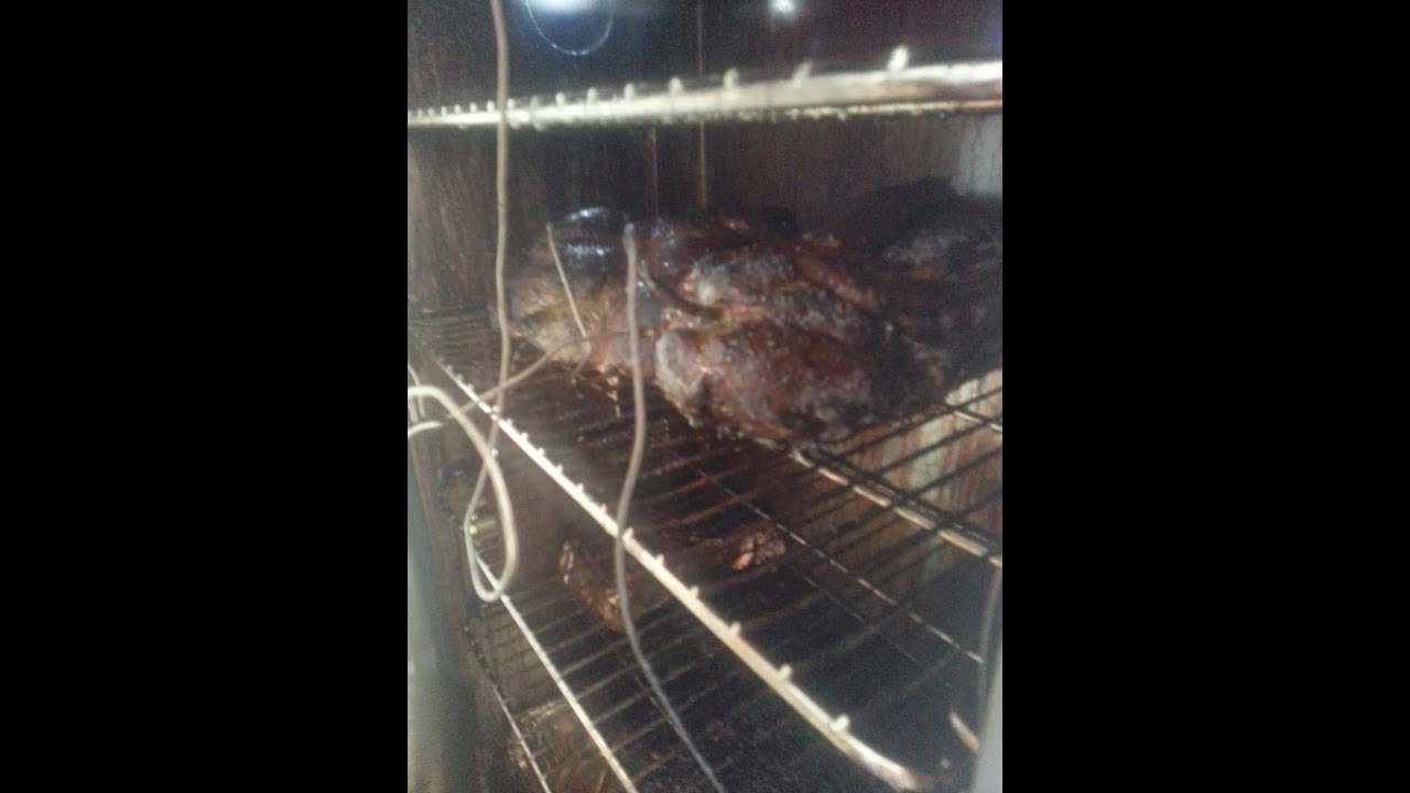 Pulled pork smoked on Masterbuilt electric smoker - YouTube