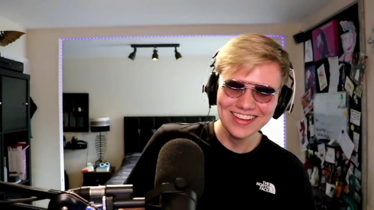 about 2 minutes and 26 seconds of my favourite pyrocynical clips. - YouTube