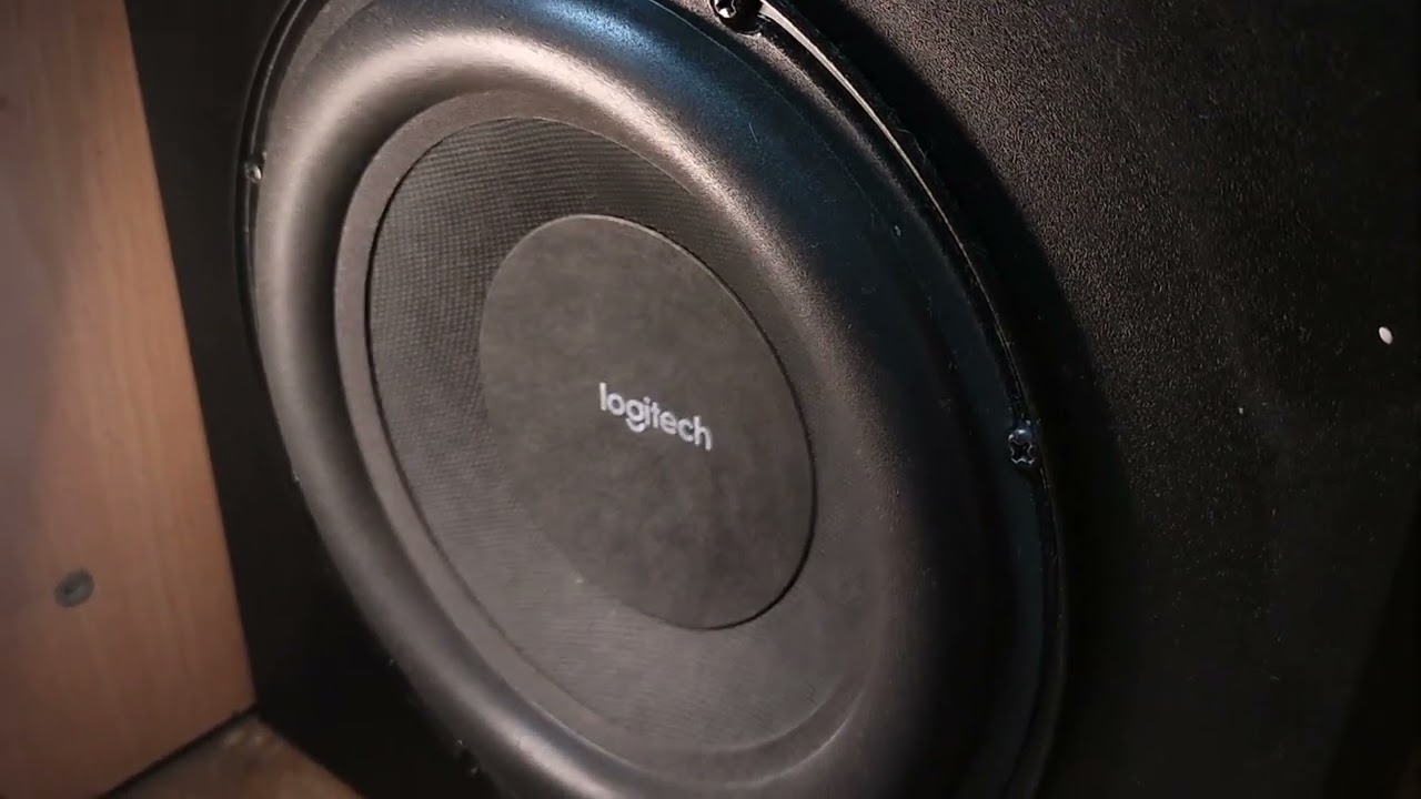 Logitech z906 bass test and perfect Focus - YouTube