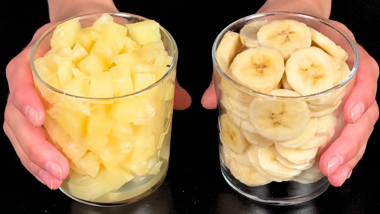 Schlagen Sie Bananen mit Ananas! Das beste französisch Dessert, über ...
