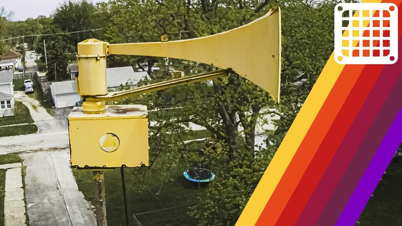 Federal Signal "B-Series" Thunderbolt 1000T│Fostoria, Ohio - YouTube