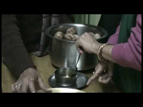 Traditional litti making - YouTube