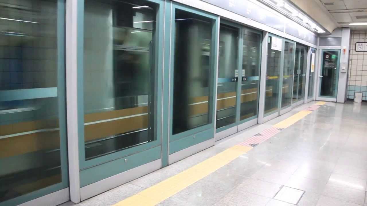 Seoul Metropolitan Rapid Transit Line no.6 Samgakji station arriving ...