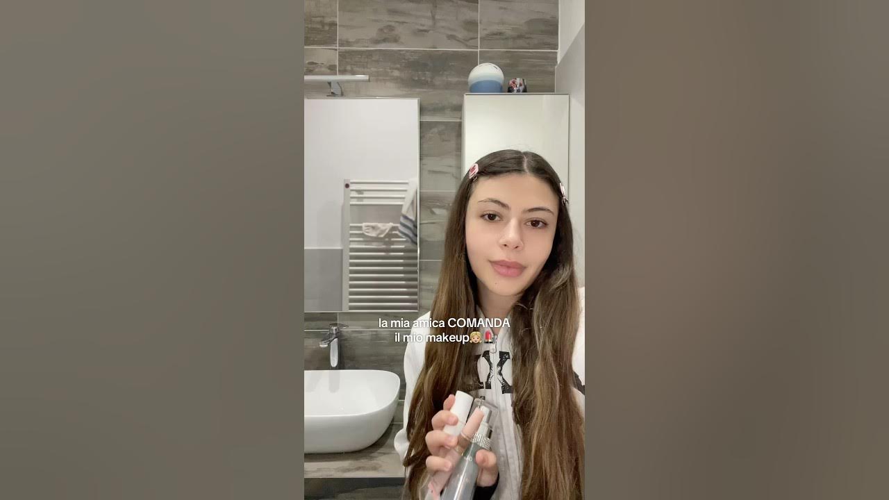 LA MIA AMICA COMANDA IL MIO MAKEUP - YouTube