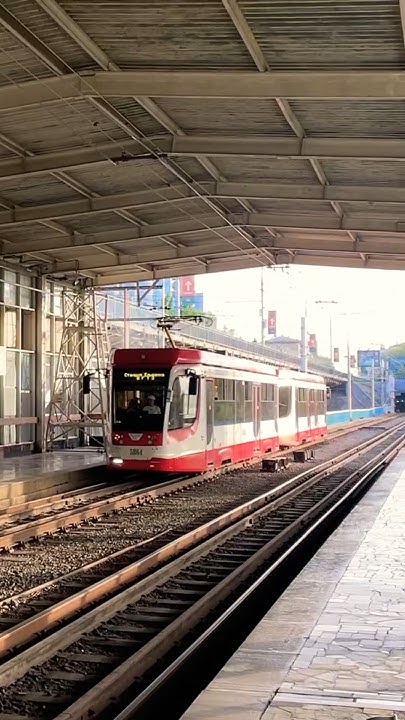 71-623-03 №№5864-5853 прибывают на станцию «Пионерская». Следуют по маршруту СТ2 - YouTube