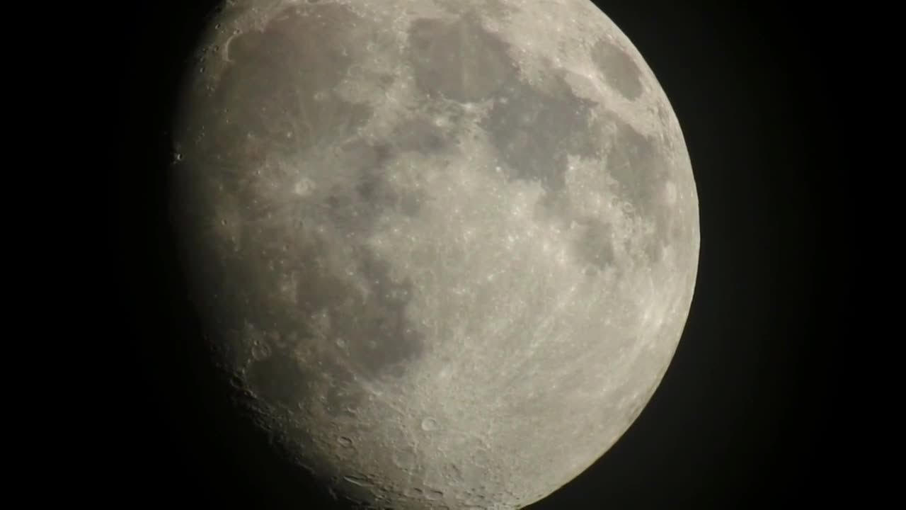 NASA astronauts working on new mission to the moon - YouTube