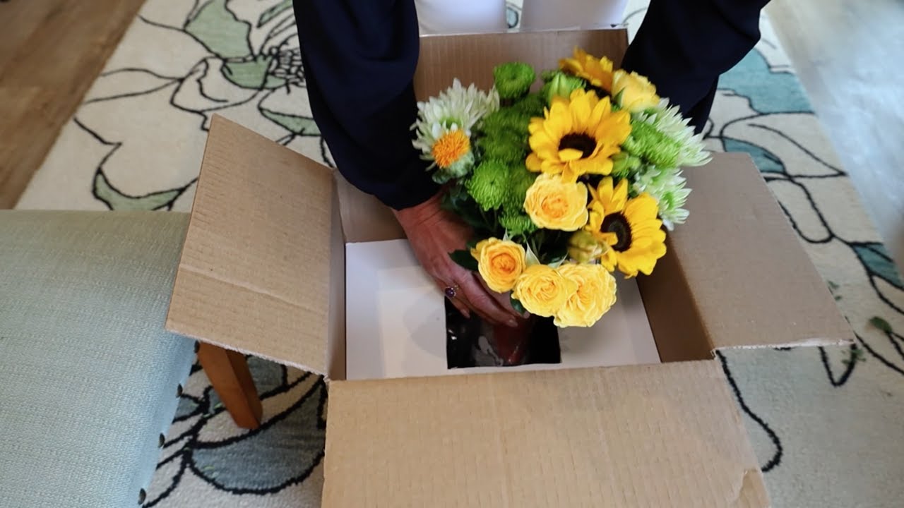 How To Mail Your Bouquet of Flowers for Floral Preservation - YouTube