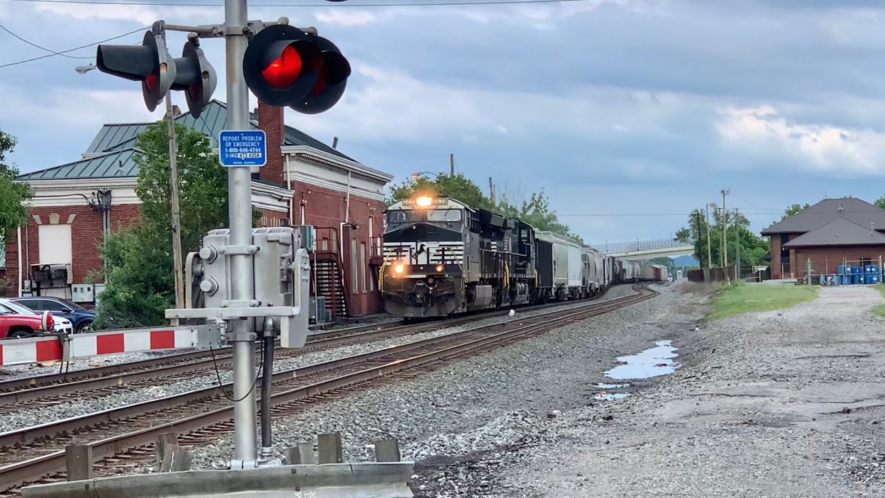 Big Trains Booking With DPUs In Ironton, Ohio! Radar Check, Engineer ...