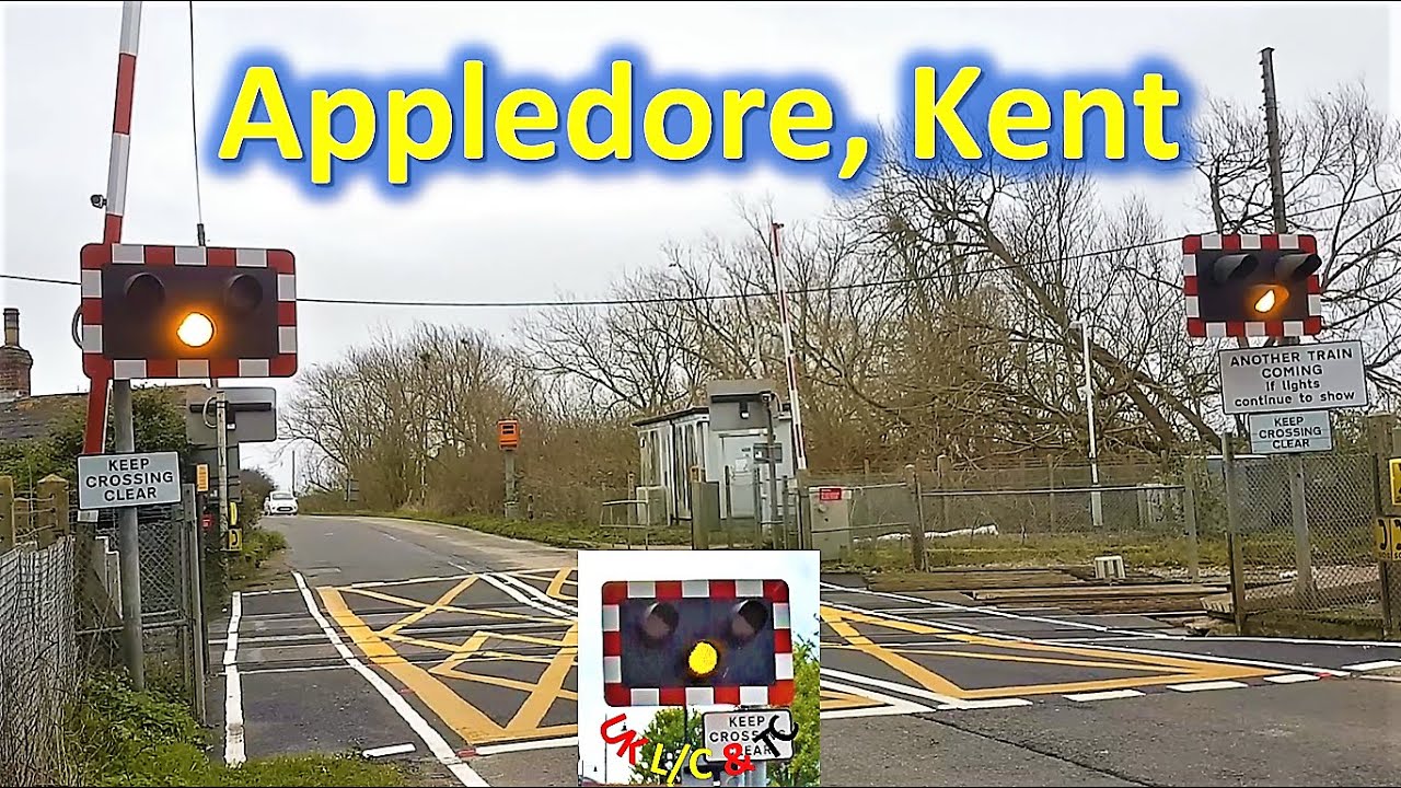 Appledore Level Crossing, Kent - YouTube
