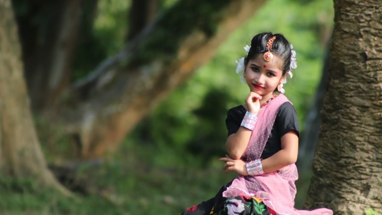 Punam Devi assamis video bihu - YouTube