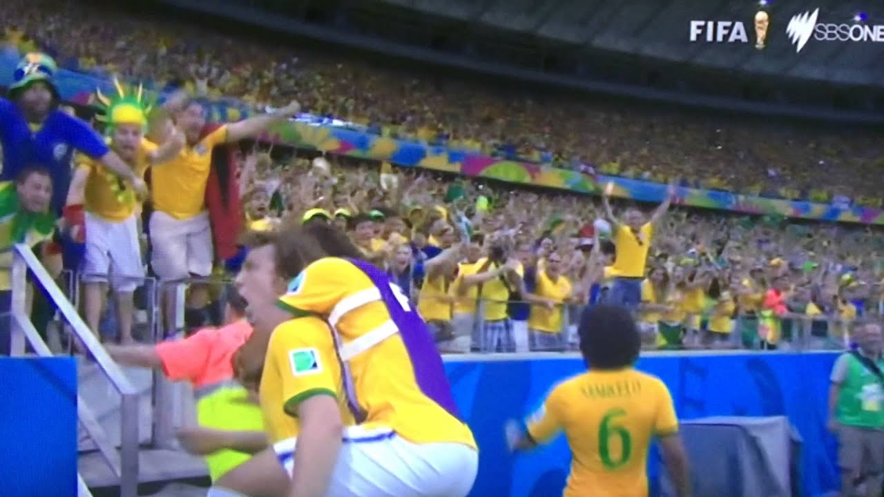 David Luiz 2014 World Cup quarter final free kick. - YouTube