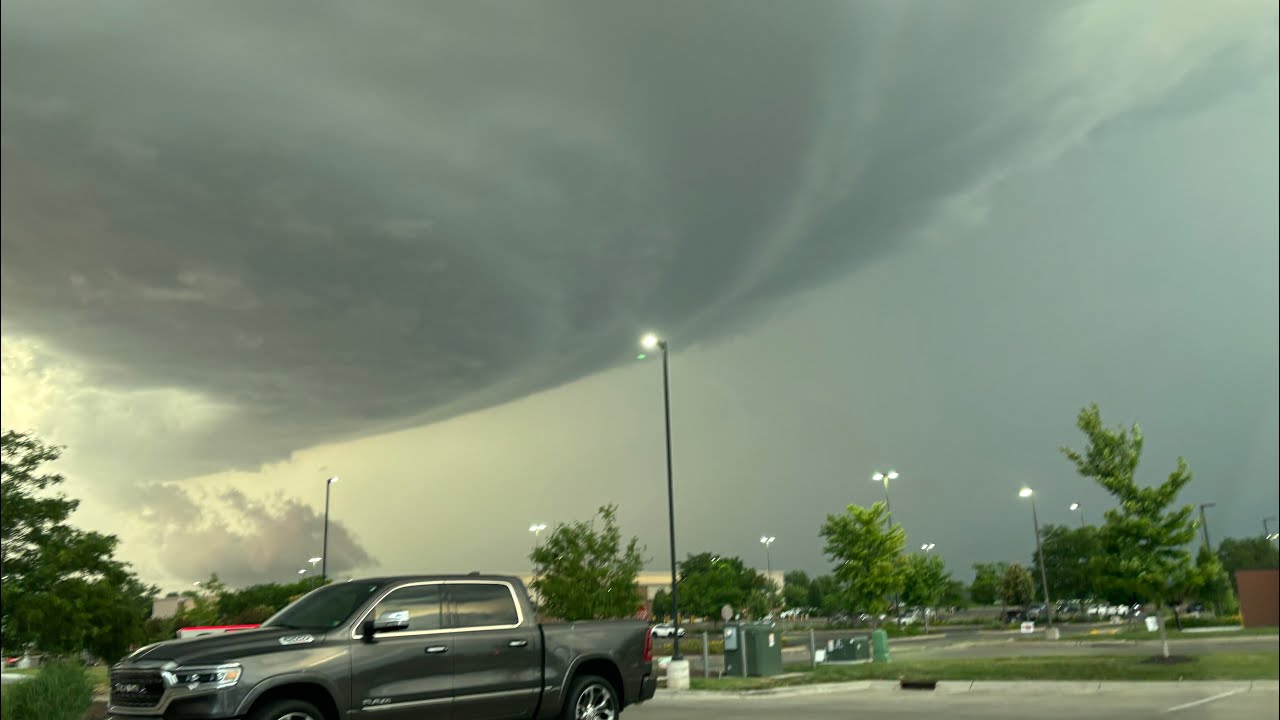 My pictures and videos of the Omaha, Nebraska storms on the evening of ...