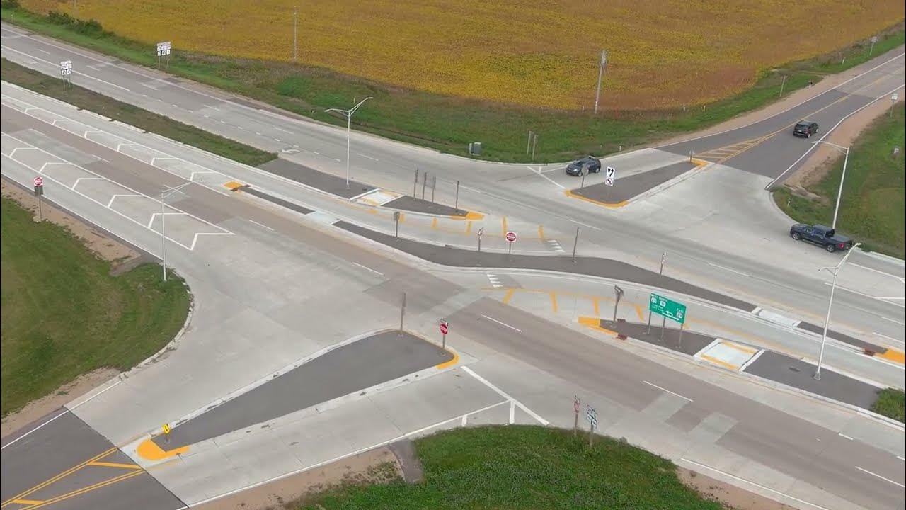 Overview of Restricted Crossing U-Turn (RCUT) intersections - YouTube