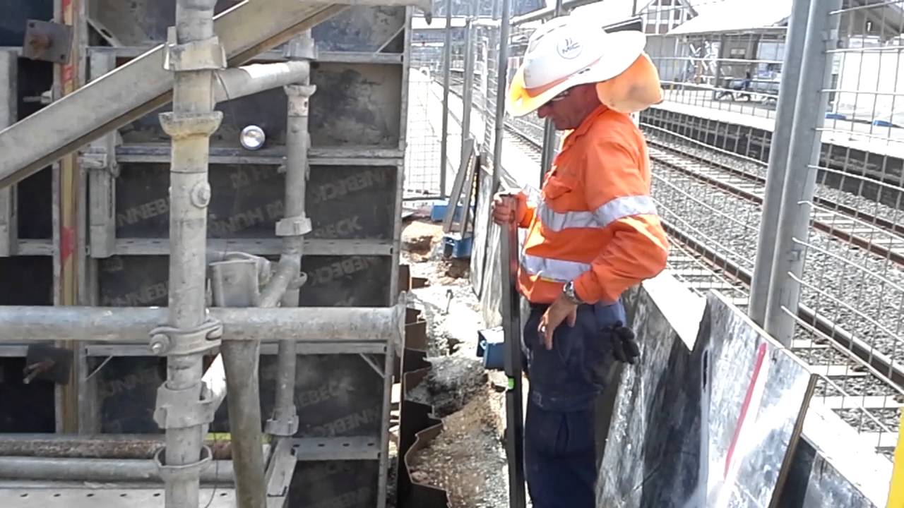 Near death work site!! - YouTube