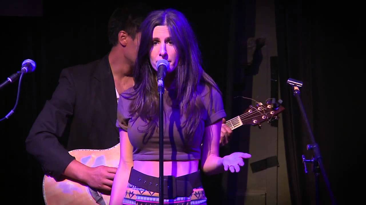 CHLOE CASTLEDINE (LIVE) - Running Back - YouTube