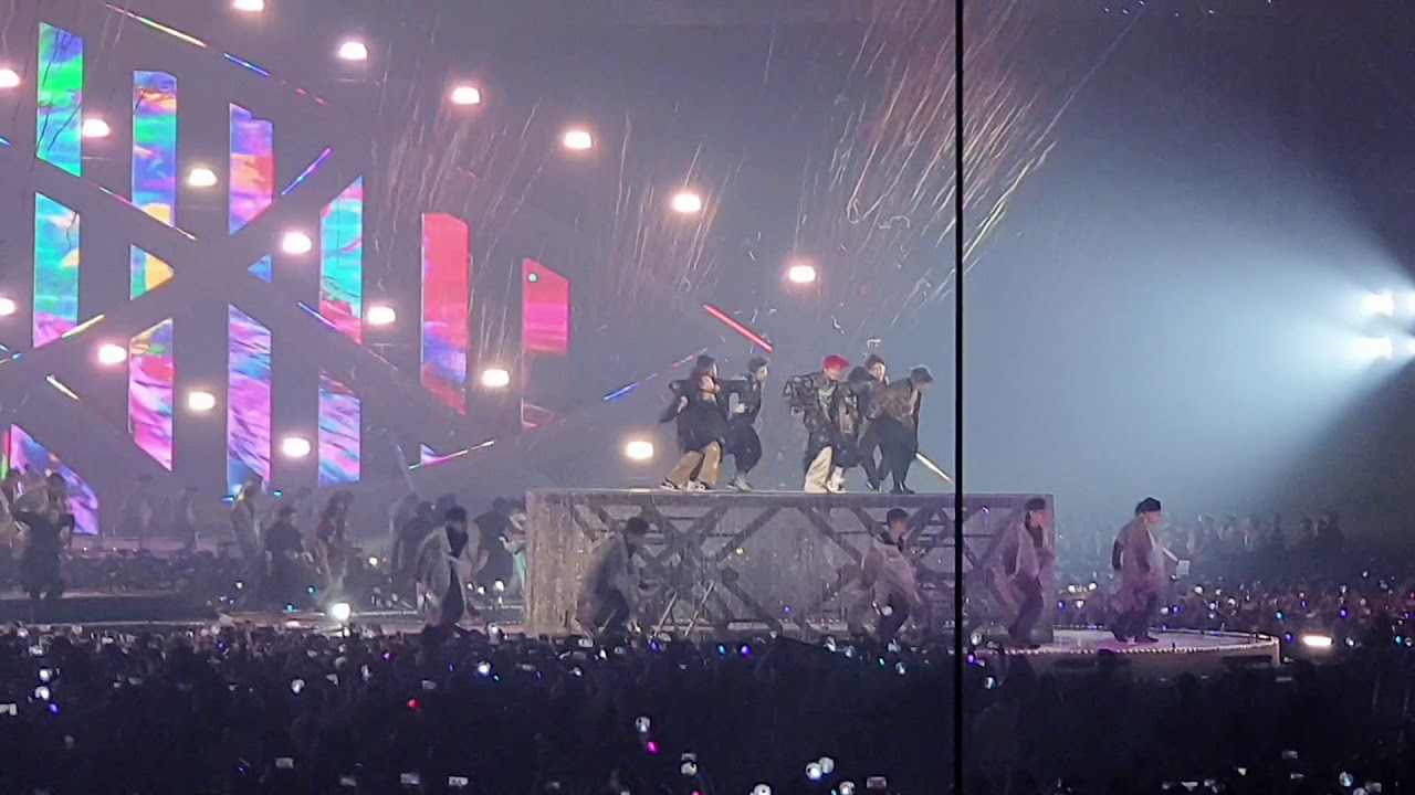 BTS MMA2018 IDOL PERFORMANCE (방탄소년단 IDOL 멜론뮤직어워드 181202) - YouTube