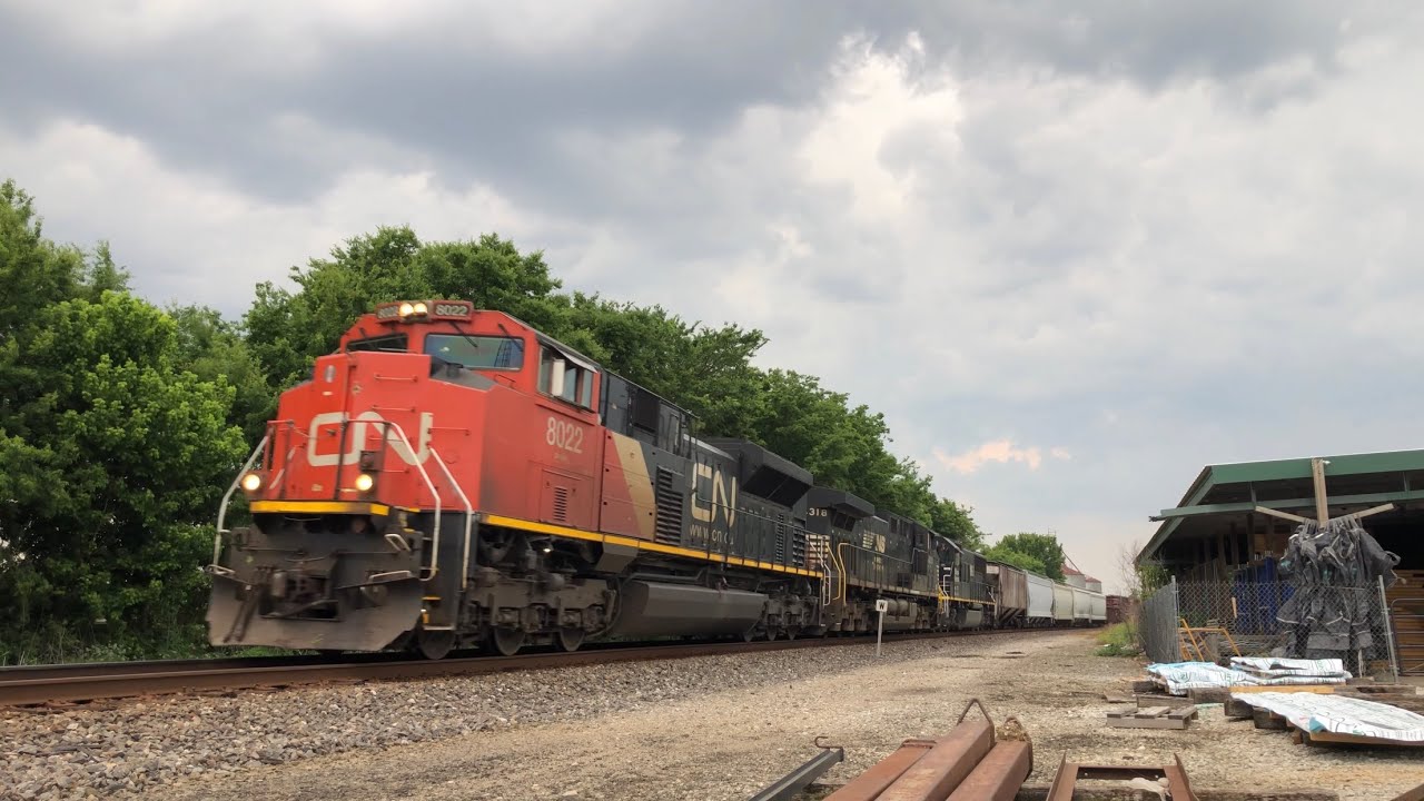 CN 8022 leads M335 with NS and IC in Covington,TN - YouTube