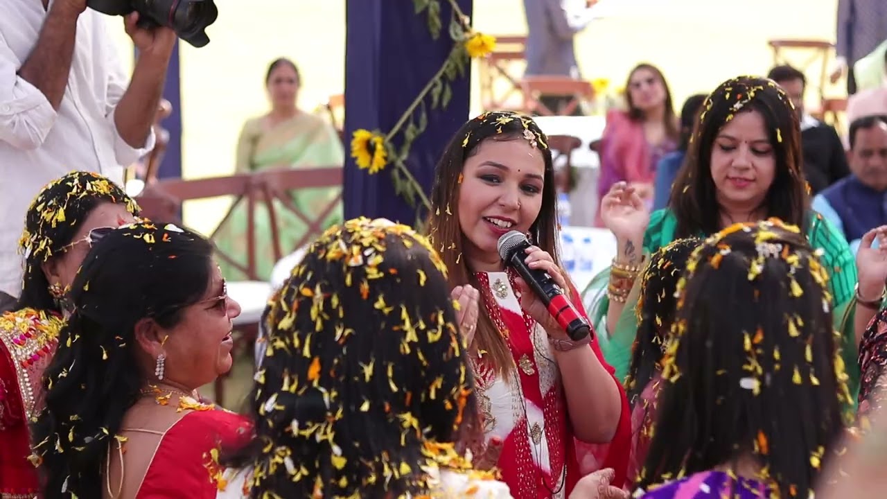 Rajasthani Folk Song | Maanya Arora Live - YouTube