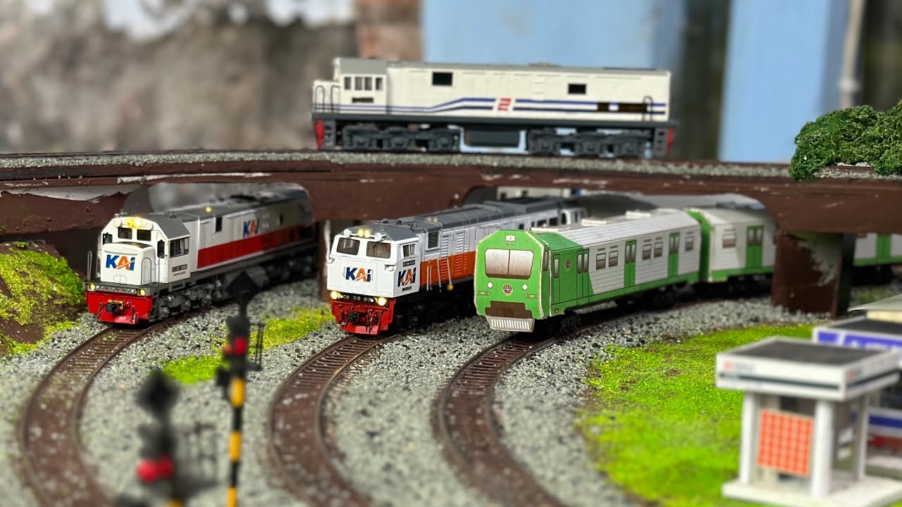 Drama kereta api CC201 Longhood & BB304 vintage menabrak mobil pick up ...