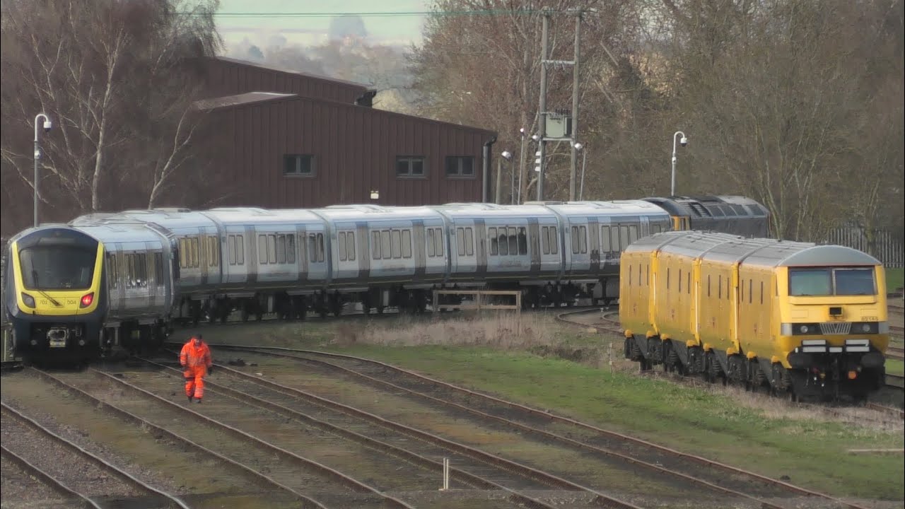 GBRF class 47 47749 5Q70 Eastleigh to Long Marston 701 004 stock train ...
