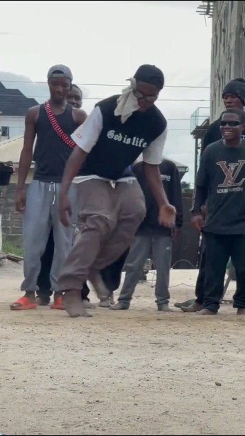 Mara pass Mara Odogwu mara legwork 🥵 #legworkdance #dance #dancer - YouTube