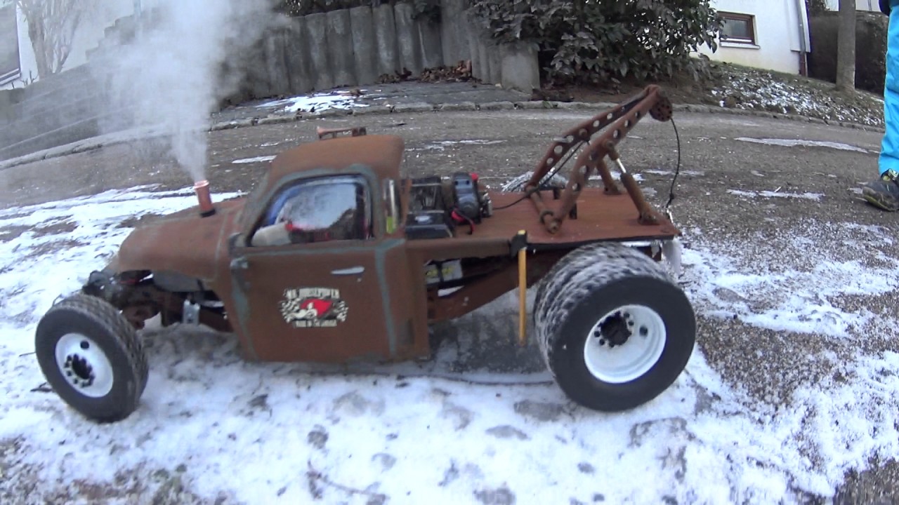 RC Rat Rod Wrecker (Diesel Rod) 1. Testrun with Sound and real Smoke ...