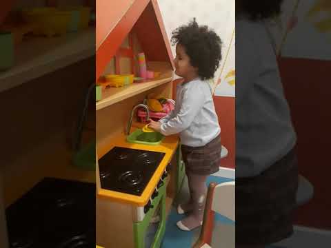 Köfte ekmek ve kahve yapacakmış annesine