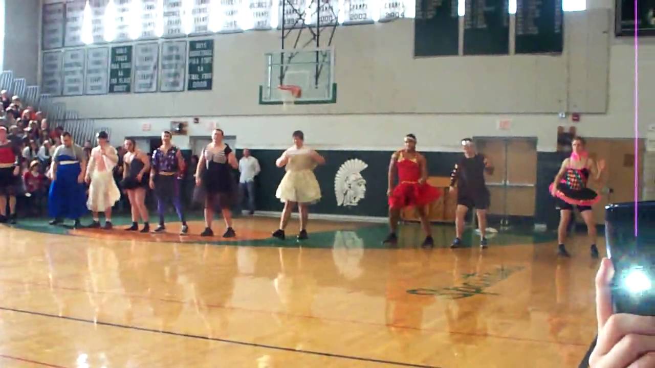 Sen10r Football Players - Nutcracker 2010 - YouTube