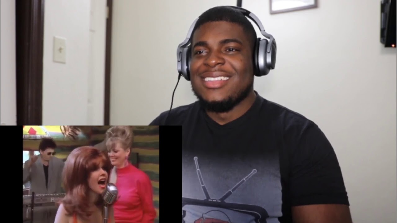 The B-52's Love Shack (Official Music Video) REACTION - YouTube