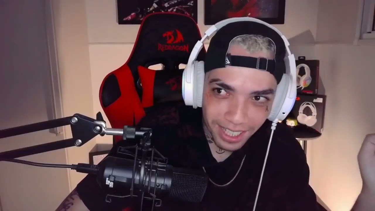 Um pedacinho do vídeo do Gabriel ( aleatóriamente) reagindo meus vídeos ...