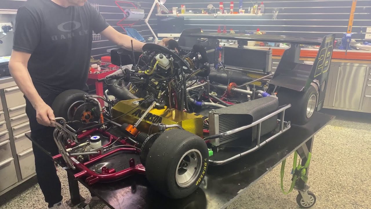 250cc Twin Superkart Startup! - YouTube
