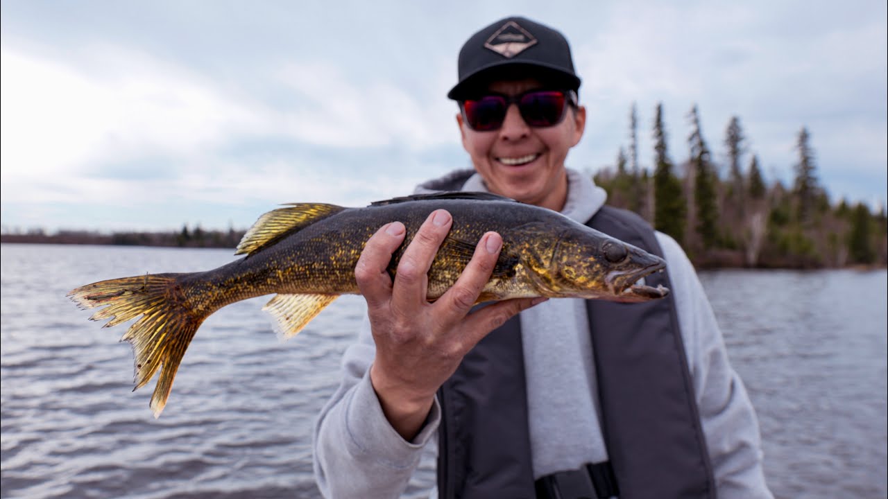 Fishing Spring Walleye & pike (shallow muddy water) - YouTube