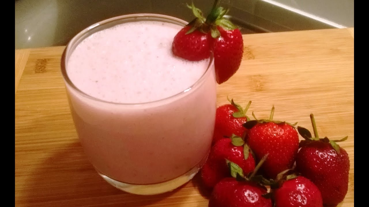 Strawberry Milkshake in 2 minutes | Frothy Strawberry Smoothie | by ...