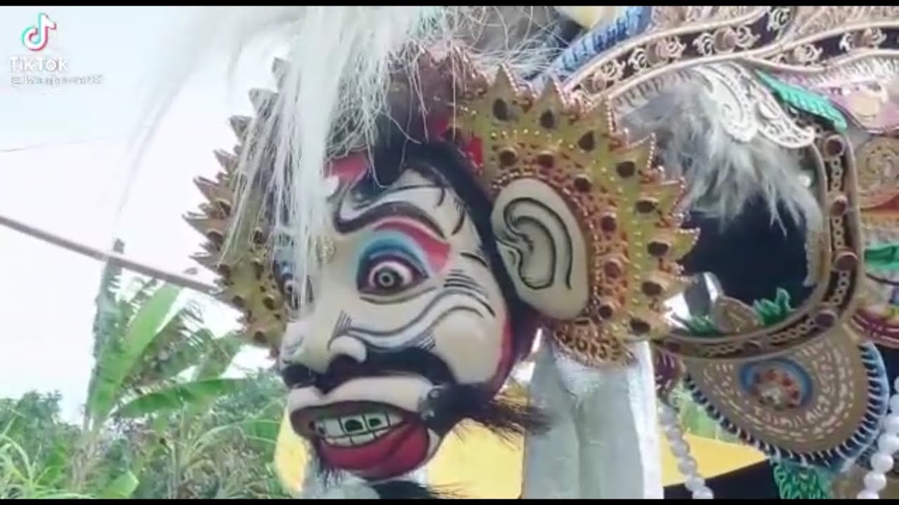 LAYANGAN LOLAK. LAYANGAN KUIR MILIK SANG LEGENDA PELAWAK BALI MR. LOLAK ...