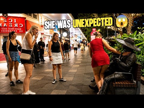GIRLS SHOCK AND PANIC 😱 Statue Prank Gone Wrong 😱